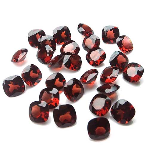 3.09ctw 5x5x3mm Trillion Red Garnet Excellent Eye Clean AAA